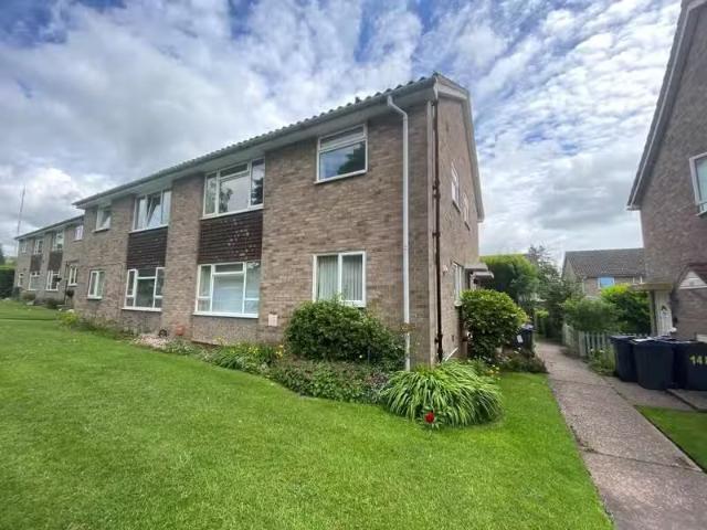 Nice 1 BA 2 bedroom apartment for rent in Tower Road, Four Oak.