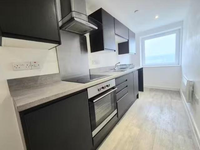 Deal! 1 BA 2 bedroom apartment for rent in Wheatley Court, HAL.