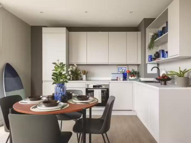Cozy 1 BA 2 bedroom apartment for rent in Apartment 66, Hove G.