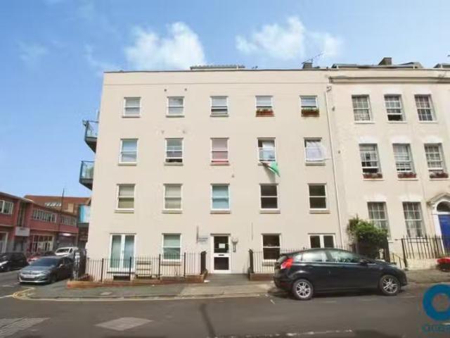Cozy 1 BA 2 bedroom apartment for rent in Balloon Court St P.