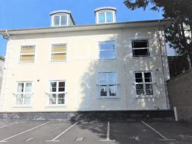 Deal! 1 BA 2 bedroom apartment for rent in Brookfield Mews, Ex.