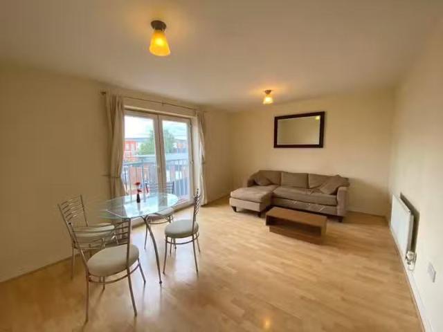 Cozy 1 BA 2 bedroom apartment for rent in Carpathian Court, Je.
