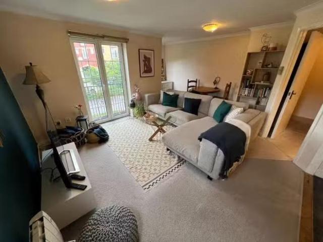 Unique 1 BA 2 bedroom apartment for rent in Cory Place, Cardif.