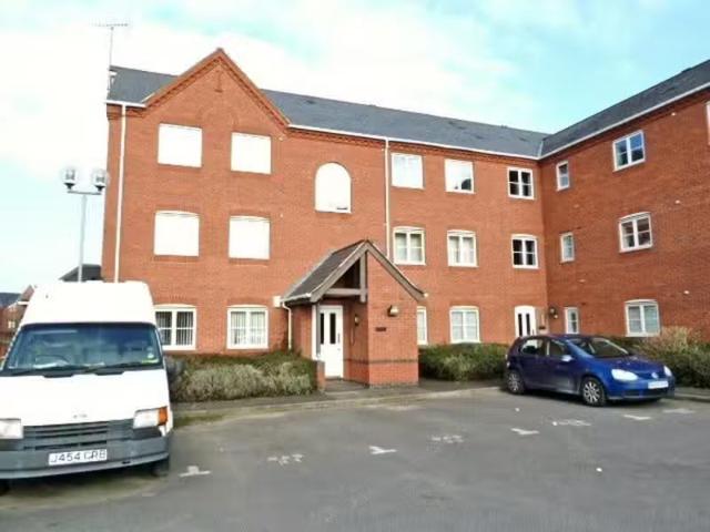 For Rent! 1 BA 2 bedroom apartment for rent in Gas Street, Lea.