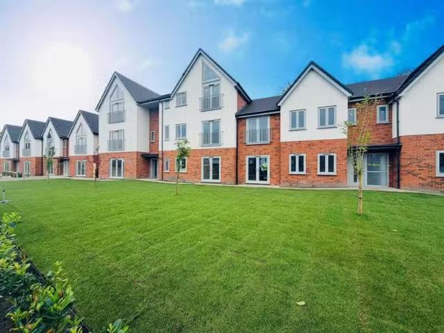 Deal! 1 BA 2 bedroom apartment for rent in Milestone Court, Me.