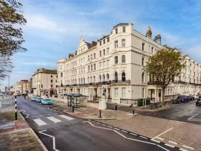 Nice 1 BA 2 bedroom apartment for rent in Palmeira Avenue Mans.