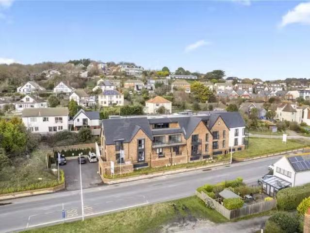 Deal! 1 BA 2 bedroom apartment for rent in Seabrook Road, Hyth.