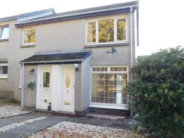 Just in! 1 BA 2 bedroom apartment for rent in Spottiswoode Gar.