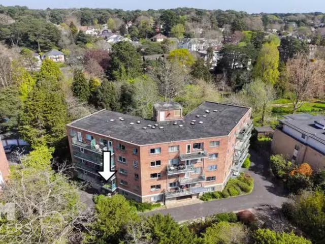 Cozy 1 BA 2 bedroom apartment for rent in Surrey Road, Bournem.