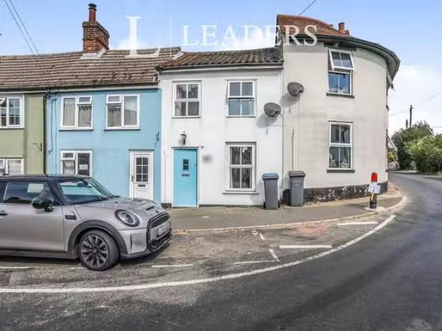 For Rent! 1 BA 2 bedroom cottage for rent in The Knoll, Aldert.