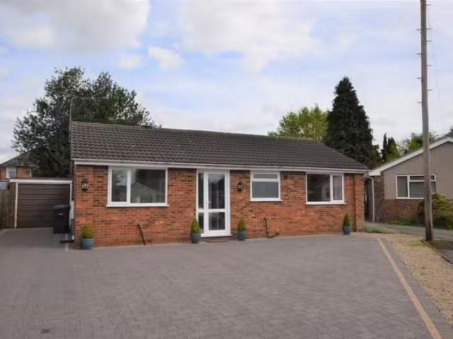 Unique 1 BA 2 bedroom detached bungalow for rent in Battledown.