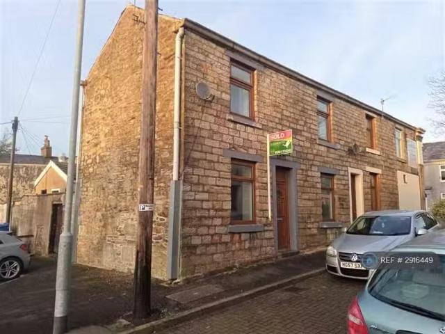 Cozy 1 BA 2 bedroom end of terrace house for rent in Mason Str.