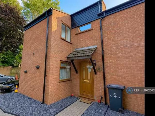 Cozy 1 BA 2 bedroom end of terrace house for rent in Burford M.