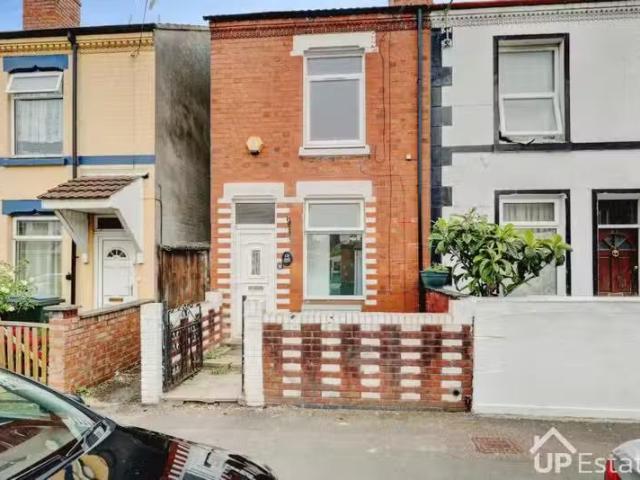 Charming 1 BA 2 bedroom end of terrace house for rent in Dorse.