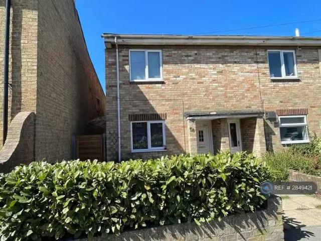 Nice 1 BA 2 bedroom end of terrace house for rent in High Stre.