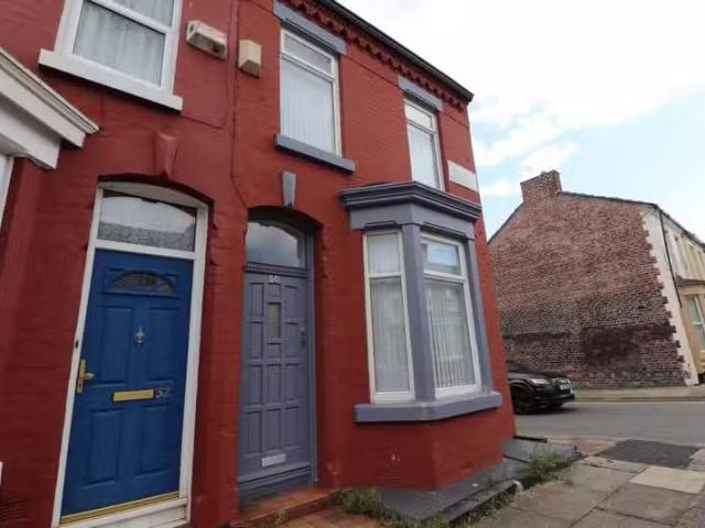 New 1 BA 2 bedroom end of terrace house for rent in Rossett St.