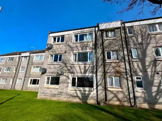 Just in! 1 BA 2 bedroom flat for rent in 10 Rousay Place, Aber.