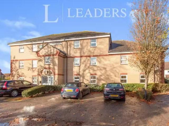 Cozy 1 BA 2 bedroom flat for rent in College Fields, Woodhead.