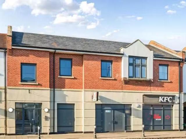 For Rent! 1 BA 2 bedroom flat for rent in Cambridge Street Ayl.