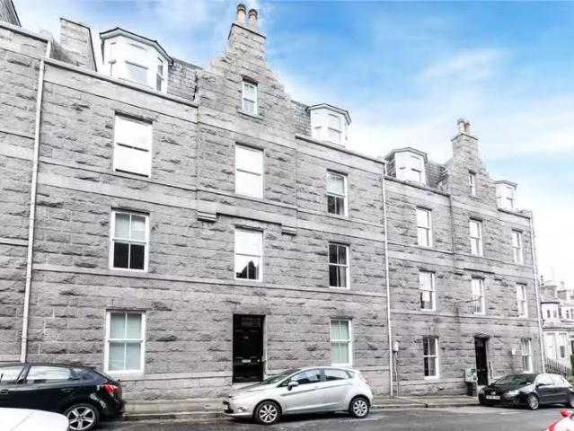 Just in! 1 BA 2 bedroom flat for rent in Gilcomston Park, Aber.