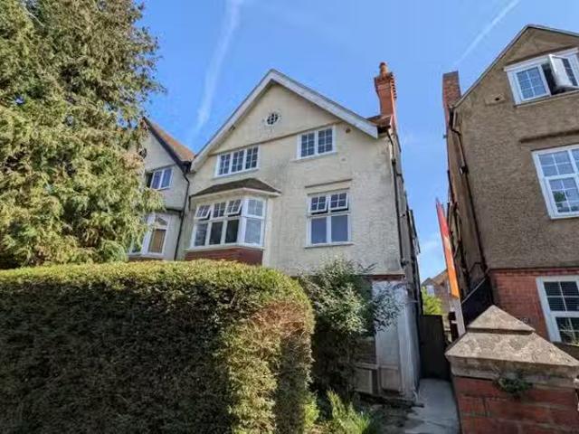 Just in! 1 BA 2 bedroom flat for rent in Grimston Gardens, Fol.