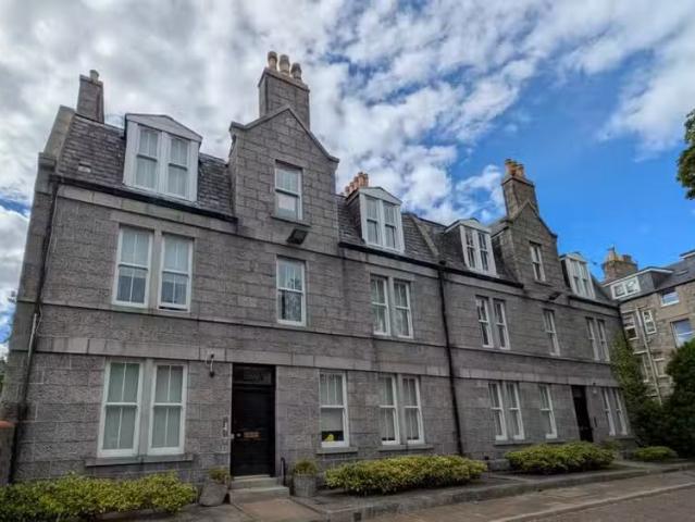 New 1 BA 2 bedroom flat for rent in Grosvenor Terrace, Aberdee.