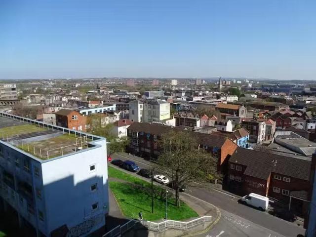 Charming 1 BA 2 bedroom flat for rent in Dove Street Kingsdown.