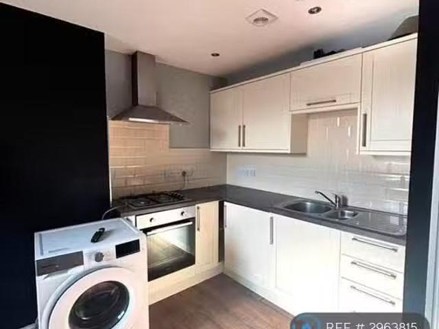 Just in! 1 BA 2 bedroom flat for rent in Derby Lane, Liverpool.