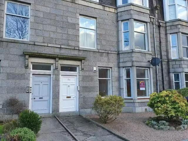 Cozy 1 BA 2 bedroom flat for rent in Forest Avenue, The West E.