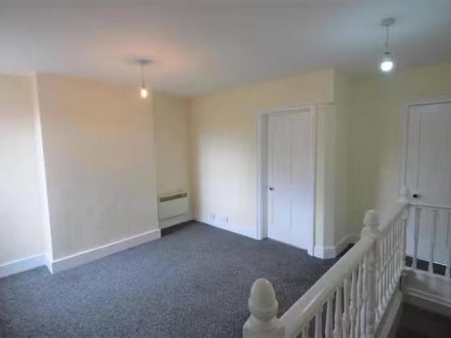 Deal! 1 BA 2 bedroom flat for rent in Key Road, Clacton on Sea.