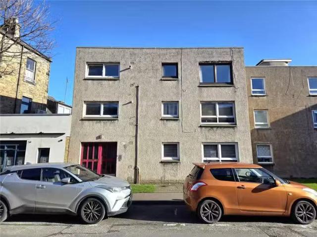 Charming 1 BA 2 bedroom flat for rent in Kirkgate, Burntisland.