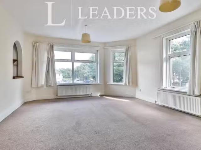 Cozy 1 BA 2 bedroom flat for rent in Haven Road, Poole, BH13