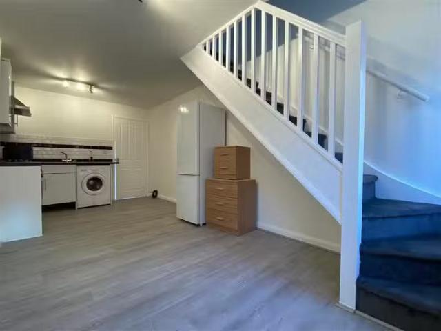 Cozy 1 BA 2 bedroom flat for rent in Hale Street, AYLESBURY, H.