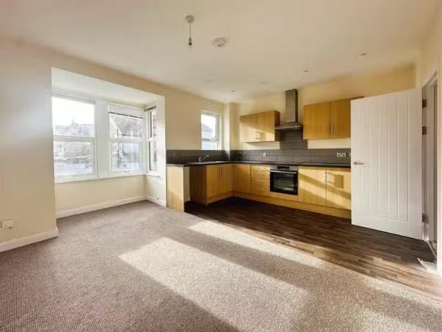 Cozy 1 BA 2 bedroom flat for rent in Hampden Road, Bristol, BS4