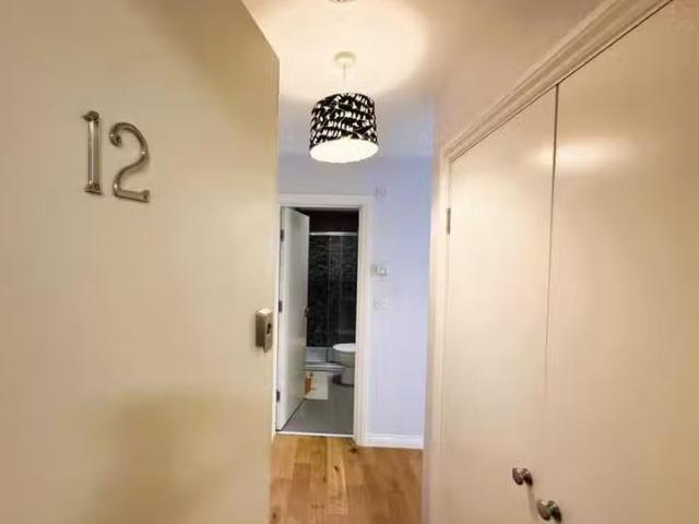 Unique 1 BA 2 bedroom flat for rent in High Street, Keynsham.