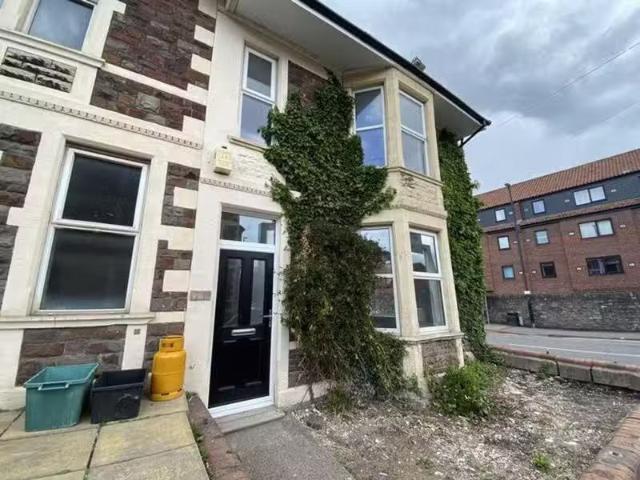Cozy 1 BA 2 bedroom flat for rent in Oldfield Road, Bristol, BS8