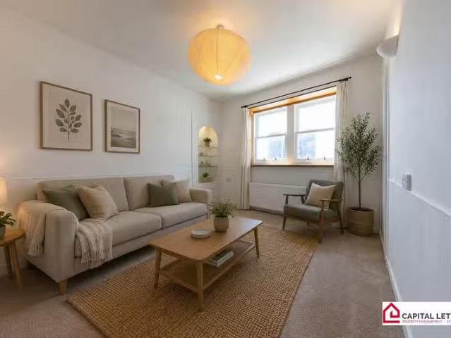 Cozy 1 BA 2 bedroom flat for rent in New Pier Road 1R, Aberdee.