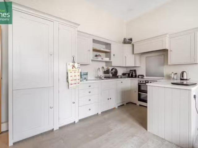 New 1 BA 2 bedroom flat for rent in South Street, Worthing, BN11
