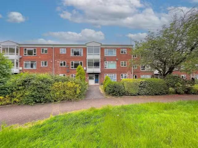 Rental! 1 BA 2 bedroom flat for rent in Stanton Walk, Warwick.