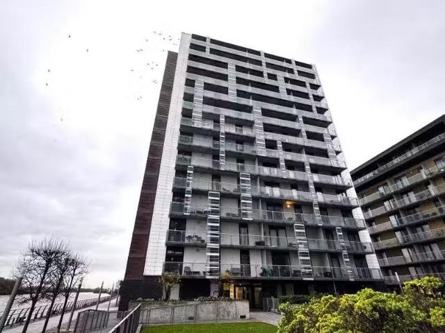 Deal! 1 BA 2 bedroom flat for rent in P2209 Meadowside Quay Wa.