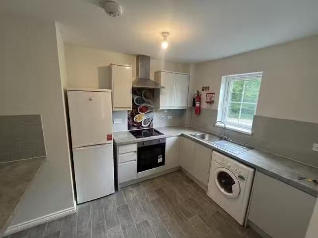 Cozy 1 BA 2 bedroom flat for rent in Pentwyn Drive, Cardiff, C.