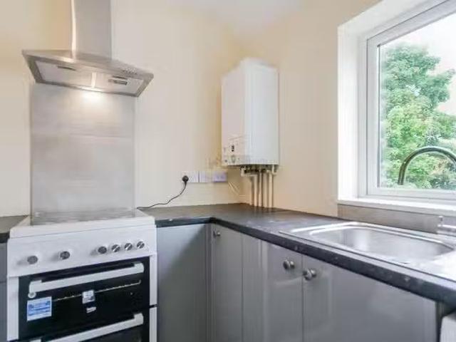 Unique 1 BA 2 bedroom flat for rent in Pershore Road, Stirchle.