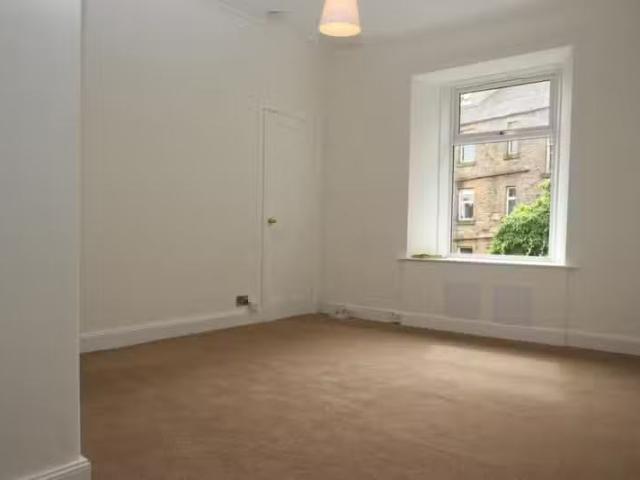 Charming 1 BA 2 bedroom flat for rent in Wallace Street, Stirl.
