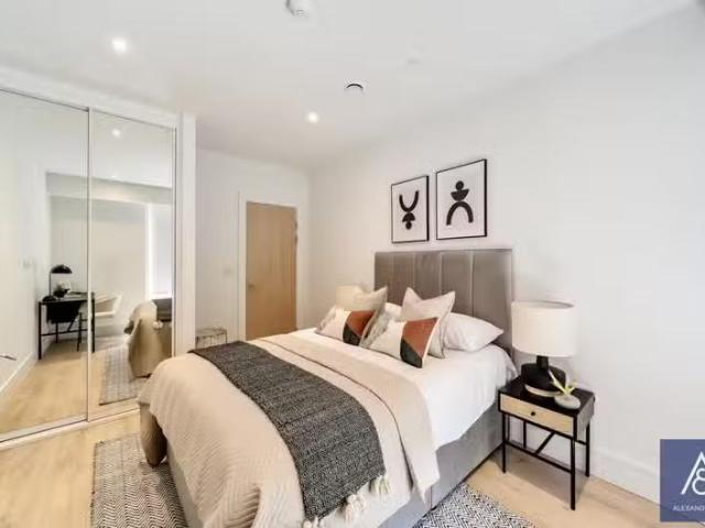 Just in! 1 BA 2 bedroom flat for rent in Virginia House, Walto.