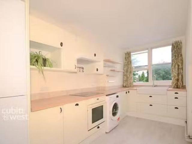 Cozy 1 BA 2 bedroom flat for rent in York Grove, Brighton, BN1