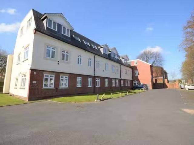 Unique 1 BA 2 bedroom Flat to rent, Birmingham New Road, Bilst.