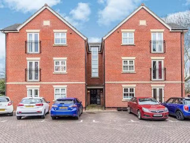 Cozy 1 BA 2 bedroom Flat to rent, Carr Lane, Bessacarr, DN4 £.