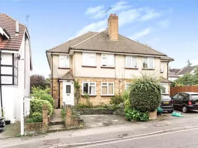 Cozy 1 BA 2 bedroom Flat to rent, Langley Park Road, Sutton, S.