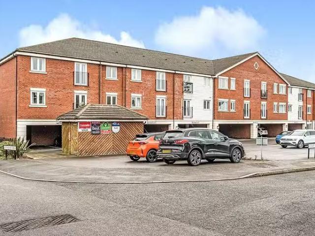 Unique 1 BA 2 bedroom Flat to rent, Southgate Way, Dudley, DY1.