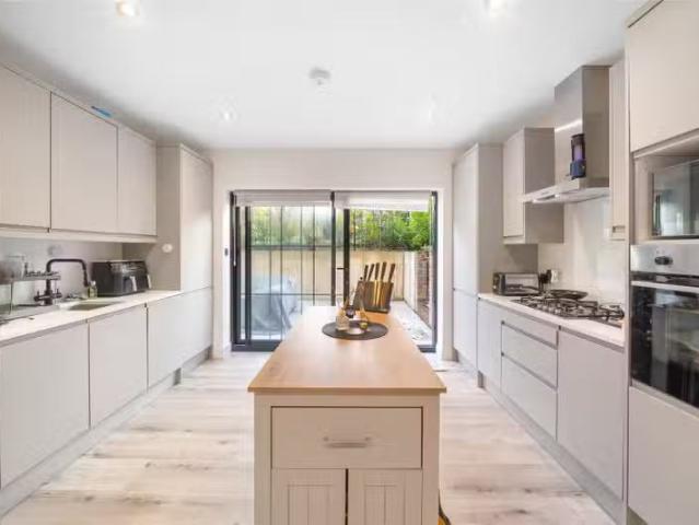 Cozy 1 BA 2 bedroom property to let in Southend Road, Beckenha.